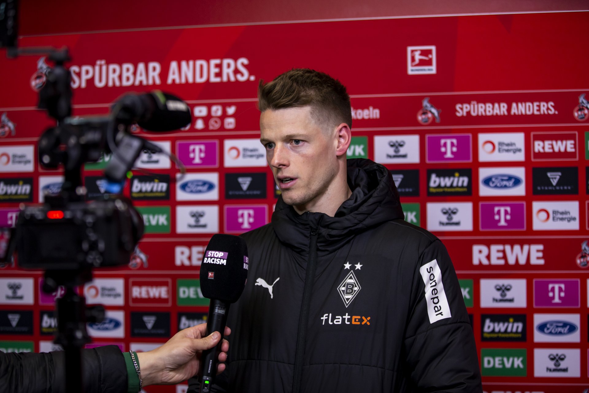 Stimme: Jonas Omlin - FohlenTV